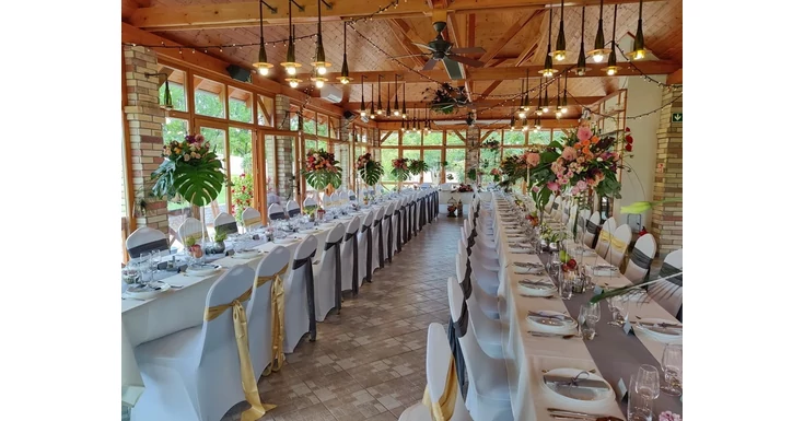 Judit és Gábor Esküvője egy borús júliusi napon